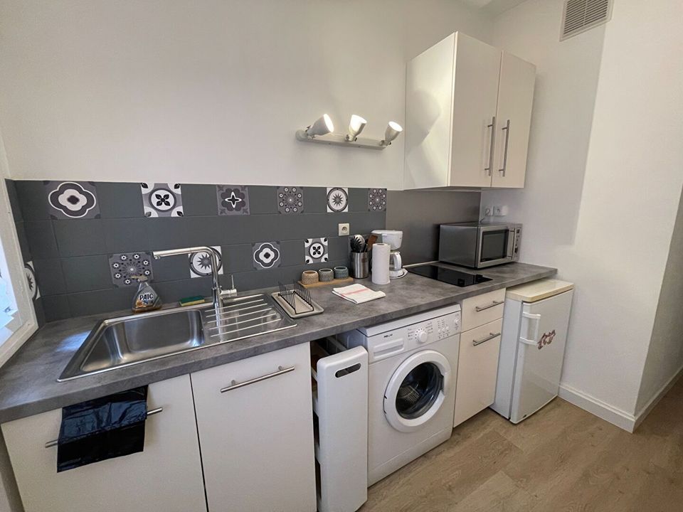 Location studio meublé à Aix-en-Provence - 620 € - 17 m²