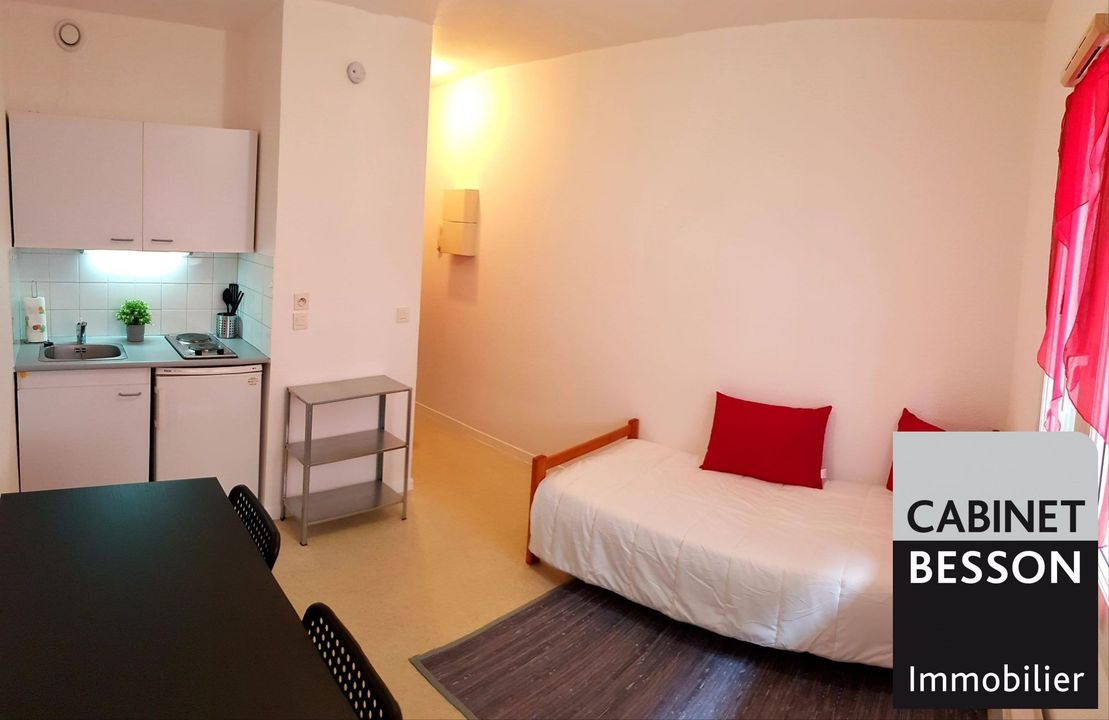 Location studio meublé à Grenoble - 364 € - 15 m²