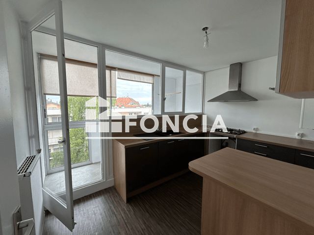 Location appartement à Pau - 899 € - 99 m²