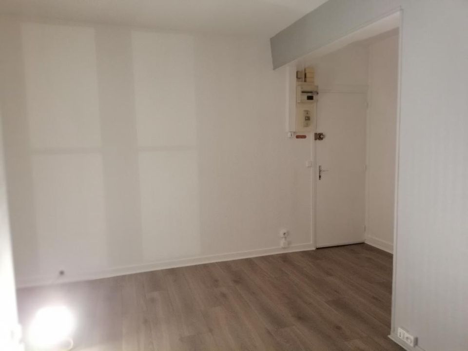 Location studio à Dourdan - 500 € - 23 m²