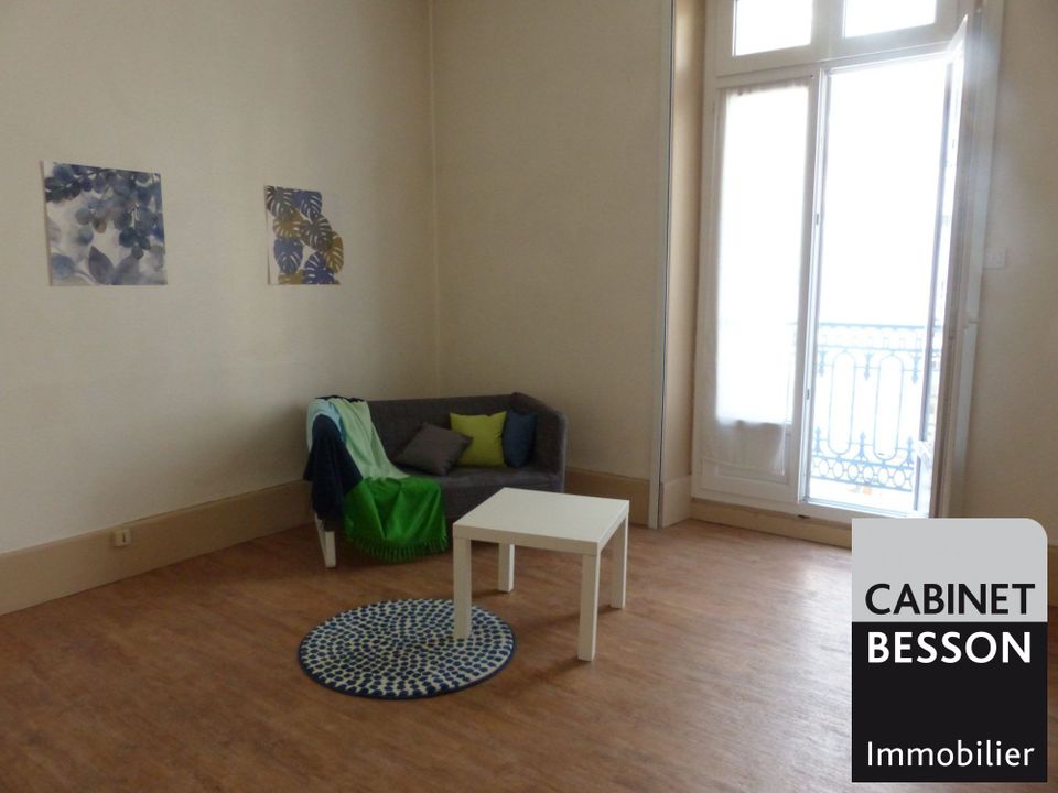 Location studio meublé à Grenoble - 505 € - 23 m²